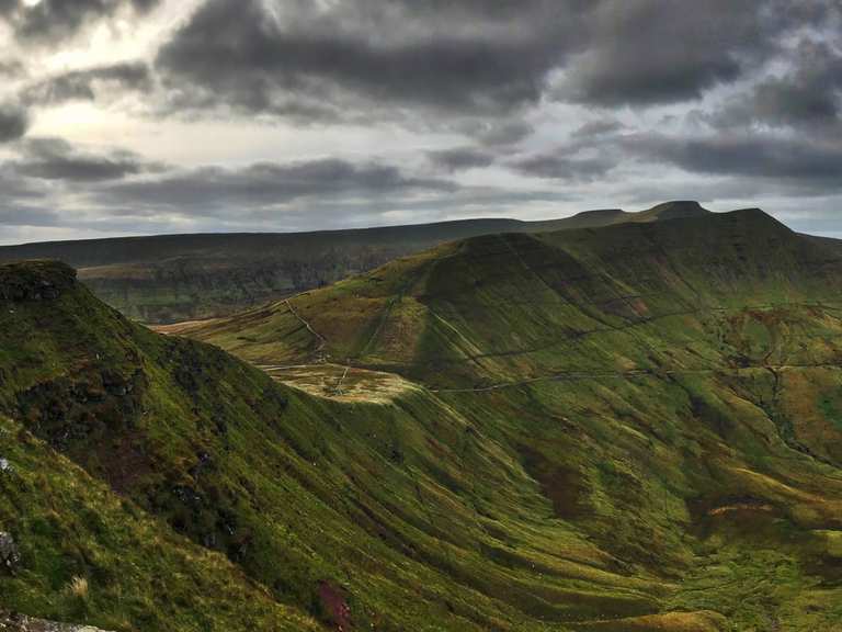 Pen y Fan Horseshoe Ridge — Brecon Beacons National Park | hike | Komoot