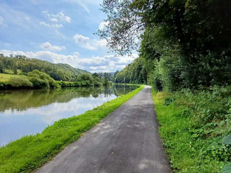 Blick auf Schloss Stolzenfels – Lahn Riverside Cycle Path Runde von ...