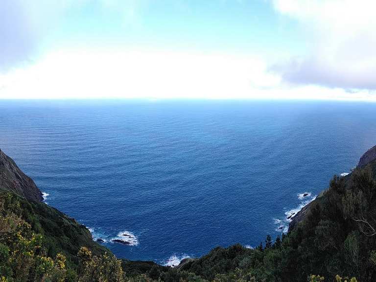 Pico do Furado, Levada da Serra do Faial e Levada da Portela — percurso ...