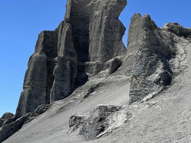 Formazione rocciosa vicino a Factory Butte : percorsi escursionistici e ...