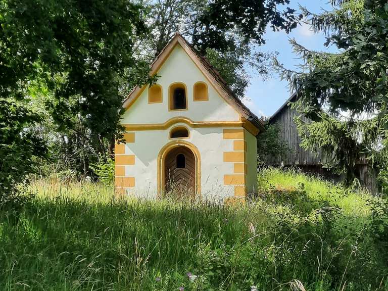 Privat-Kapelle ohne Fenster (außer in der Tür): Wanderungen und ...