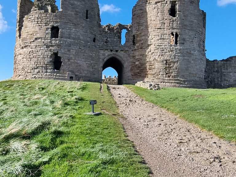 Dunstanburgh Castle Routes for Walking and Hiking | Komoot