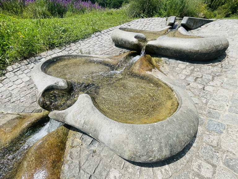 Cascade d'eau Flowform dans le Schlossgarten de Stuttgart - Itinéraires ...