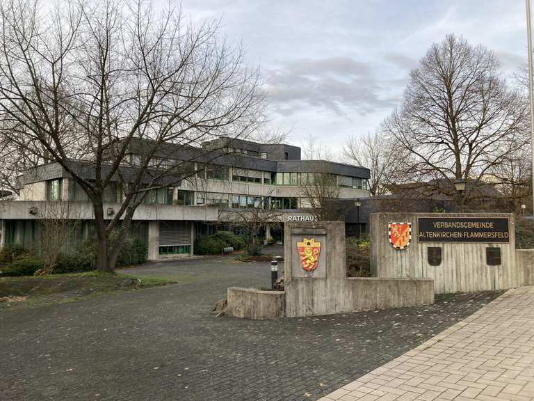 Rathaus Altenkirchen-Flammersfeld: Wanderungen und Rundwege | komoot
