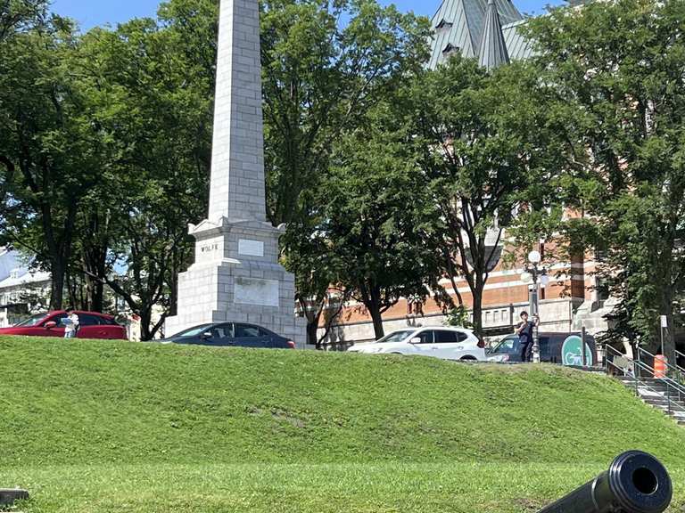 Wolfe–Montcalm Monument: Wanderungen und Rundwege | komoot