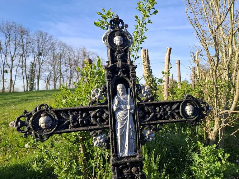 Cast iron road cross Routes for Walking and Hiking | Komoot