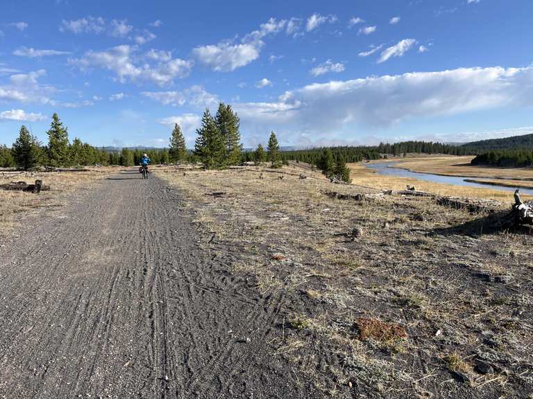 Upper Geyser Basin loop via Fountain Freight Road Trail, Lone Star ...