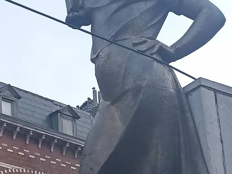 Monument Tchantchès: Wanderungen und Rundwege | komoot