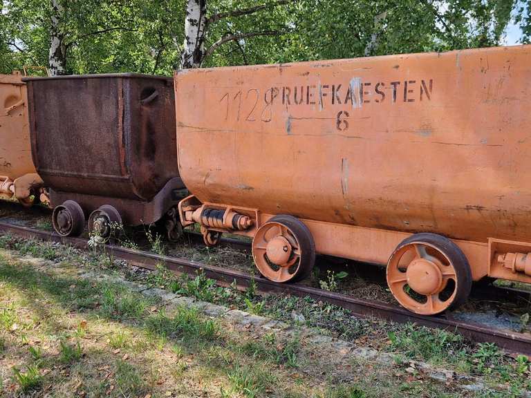 Old Railway Bridge and Train Cars of the Pirna–Großcotta Line – Hiking ...