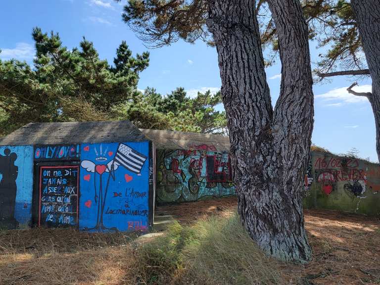 Graffiti Bunker at Locmariaquer - Cycle Routes and Map | Komoot