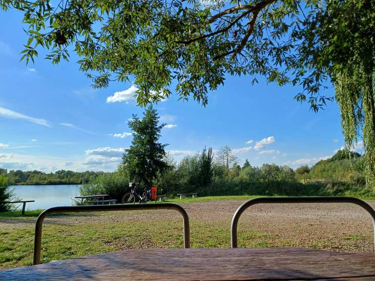 Rest area overlooking Leeser Lake - Cycle Routes and Map | Komoot