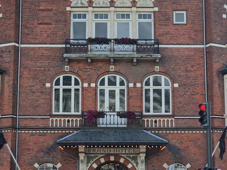 First Hotel Grand wandelroutes en hikes | Komoot