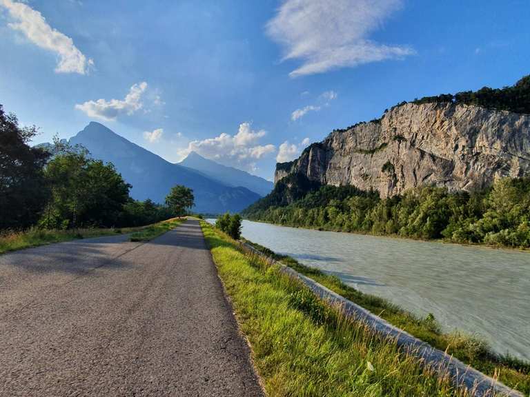 Rheindamm mit Bergpanorama: Mountainbike-Touren und -Trails | komoot