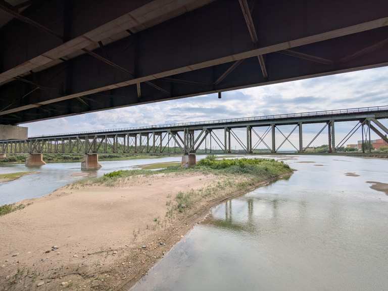 Victoria Avenue to Gordie Howe Bridge via Meewasin Trail loop ...