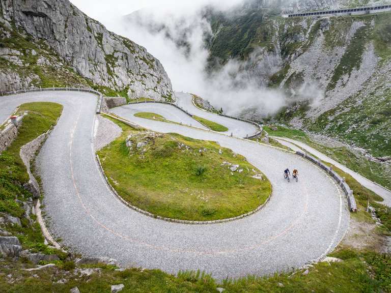Route de la Tremola vers le col du Gothard Itinéraires vélo et carte ...
