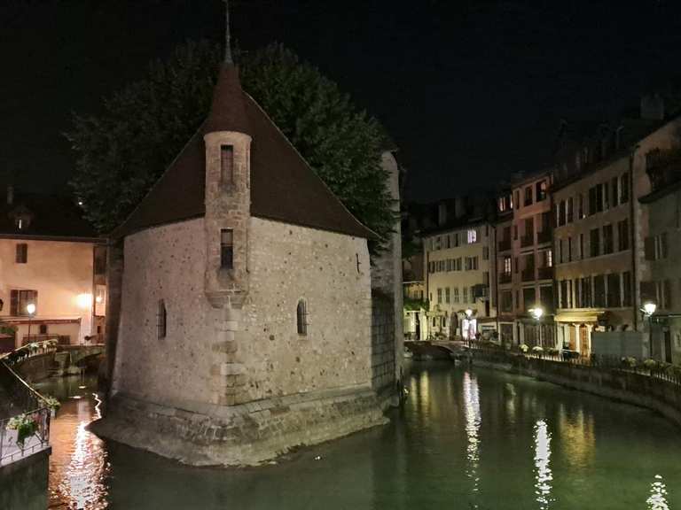 Annecy Old Town Sunday Market - Cycle Routes and Map | Komoot