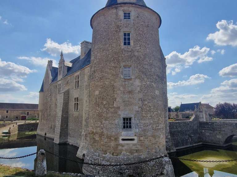 Château de Saveille - Itinéraires vélo et carte | Komoot