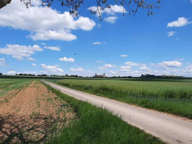 Hessian Long-Distance Cycle Route R6 With View of Münzenberg Castle ...