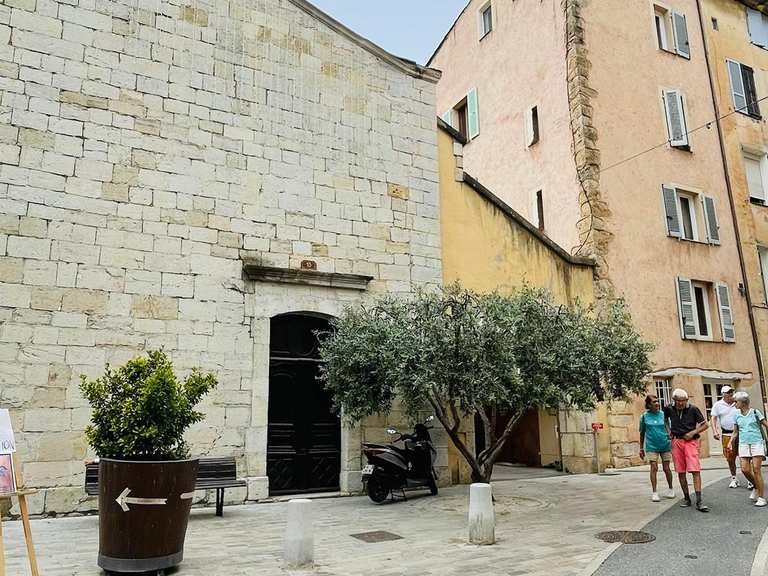 Place de la Mairie de Cotignac - Itinéraires de rando et marche | Komoot