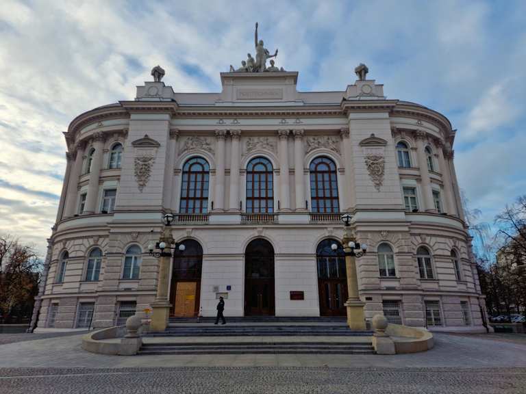 Technische Universität Warschau – Wander- & Radrouten | Komoot