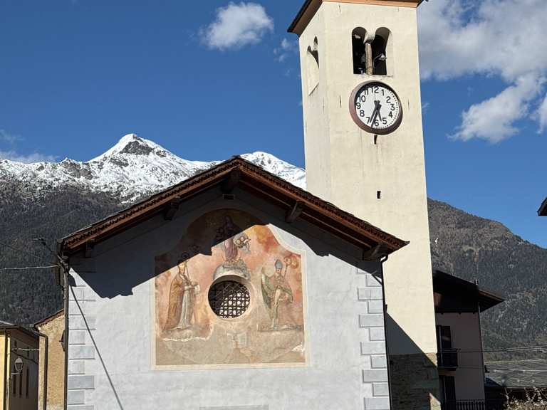 Sentier alpin historique de Santo Stefano au point de vue de la Vallée ...