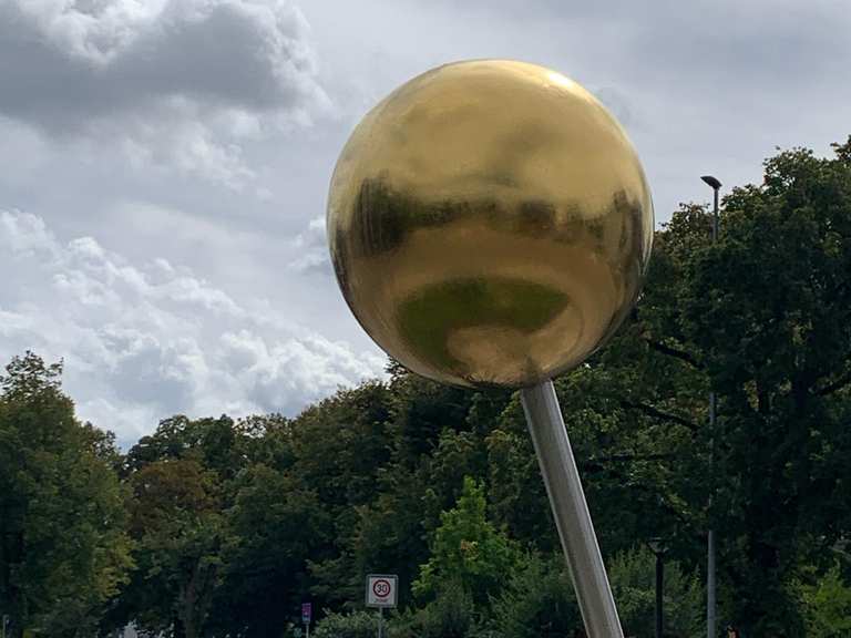 Sculpture Goldnadel au rond-point du parc O'Brien - Itinéraires vélo et ...
