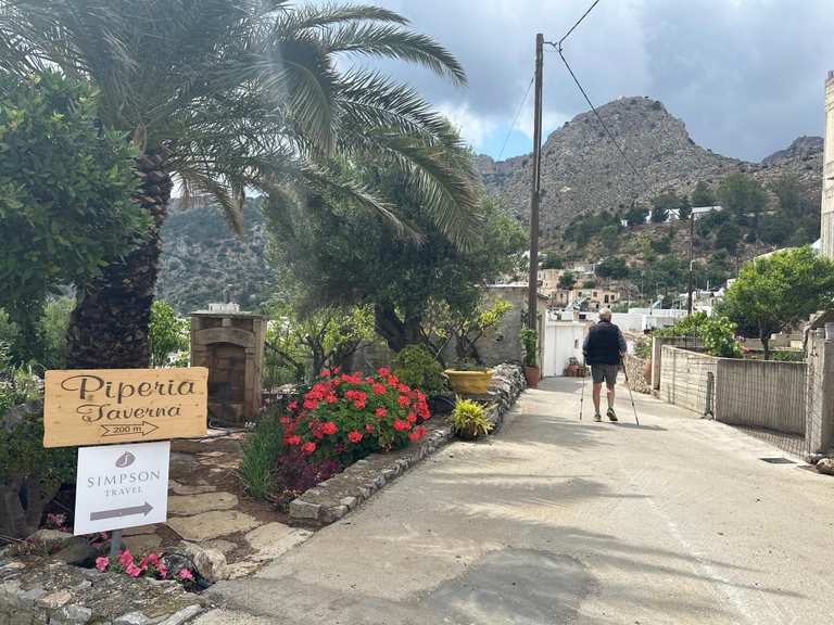 Pipería Taverna, Pefki: Wanderungen und Rundwege | komoot