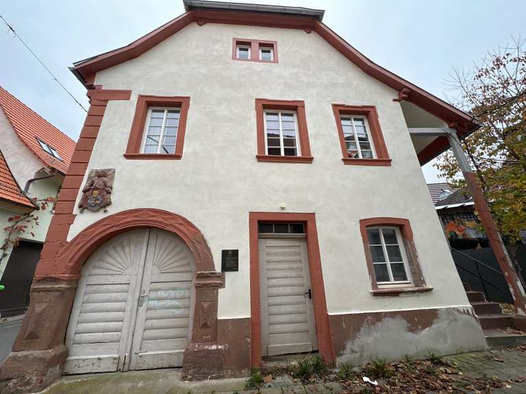 ehem. Rathaus Sausenheim (heute: Privathaus): Wanderungen und Rundwege ...