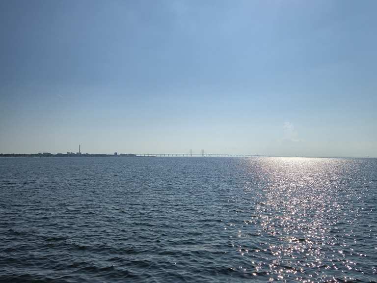 Ribersborgs Kallbadhus – View of the Öresund Bridge loop from Limhamn ...