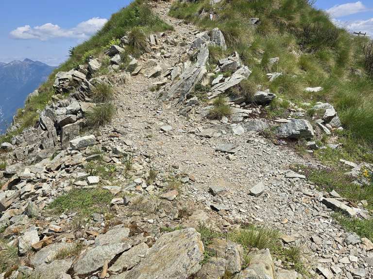 Croix du sommet du Cima Moncucco - Itinéraires de rando et marche | Komoot