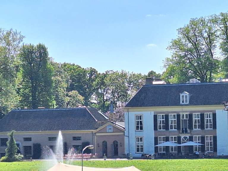 Blick auf das Schloss von Brakel – Radrouten & Anfahrt | Komoot