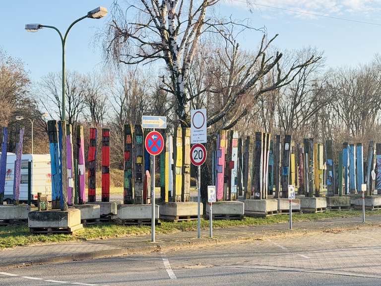Totems in front of the Prosper Haniel colliery – Hiking & Cycling ...