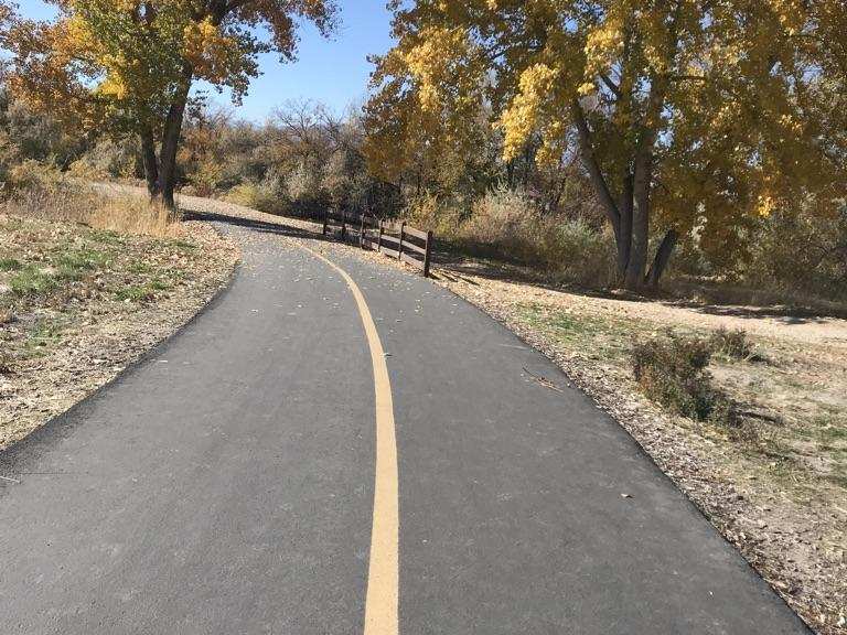Jordan River Parkway: Wanderungen und Rundwege | komoot