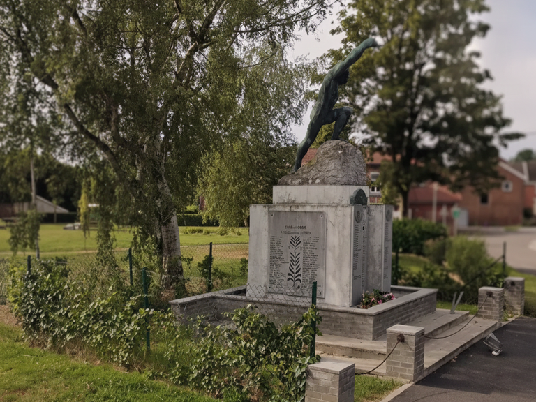 War Memorial to the Fallen of Both World Wars and the Heroes of the ...