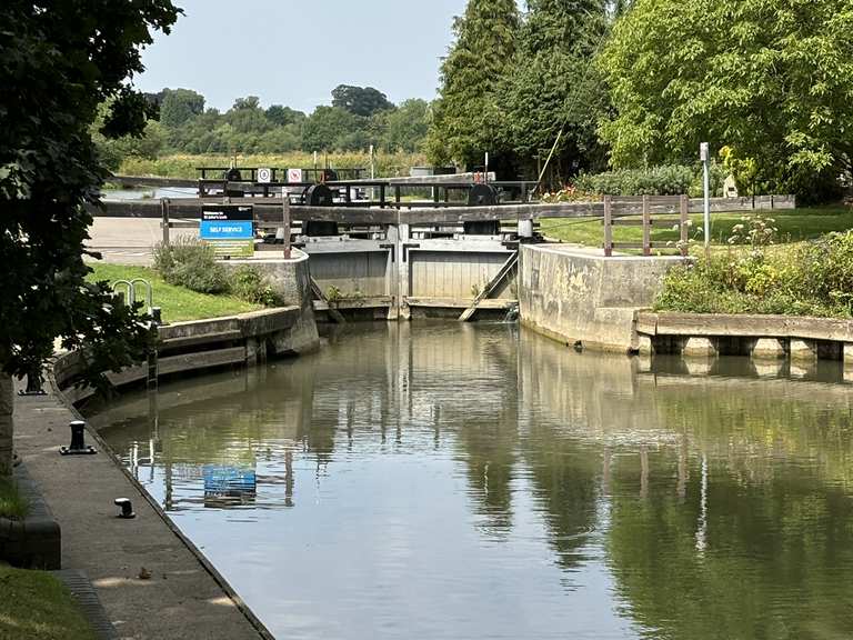 Thames Path - Day 4 - Lechlade to Swan Inn and back | Wanderung | Komoot