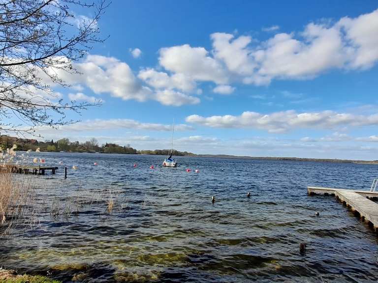 Kirche Lassahn – Aussichtpunkt Lassahn Runde von Zarrentin am Schaalsee ...