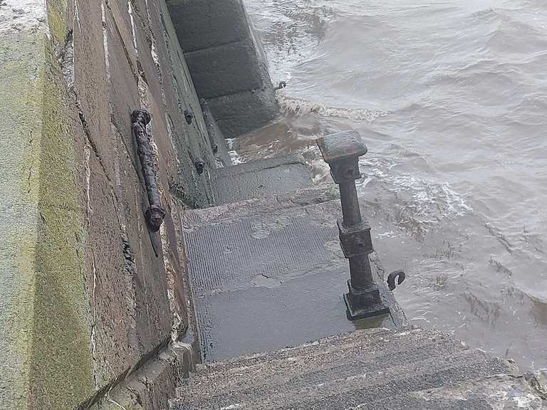 Otterspool Promenade Loop: Mersey Rd to Liverpool Marina via Southern ...