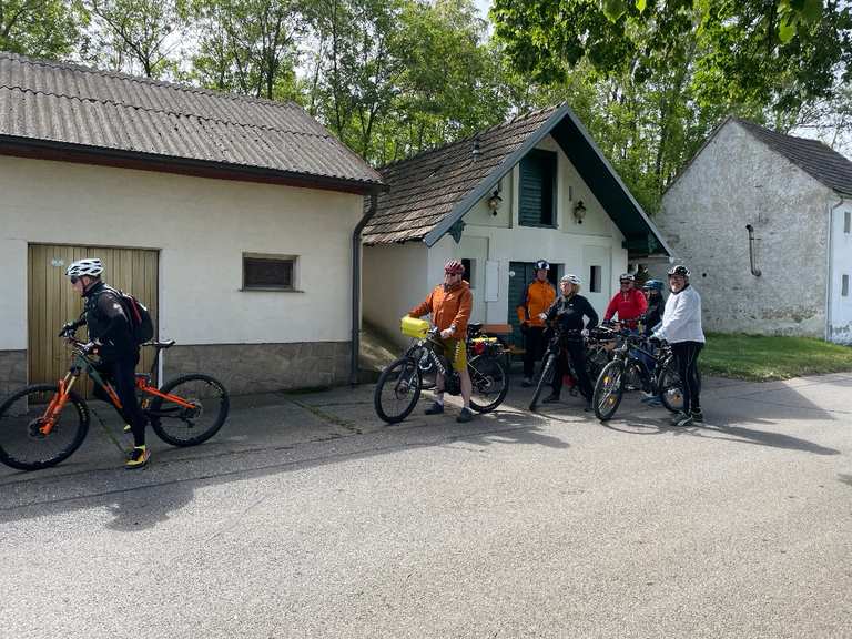 Mikulov – Kellergasse Wildendürnbach Runde von Laa an der Thaya ...