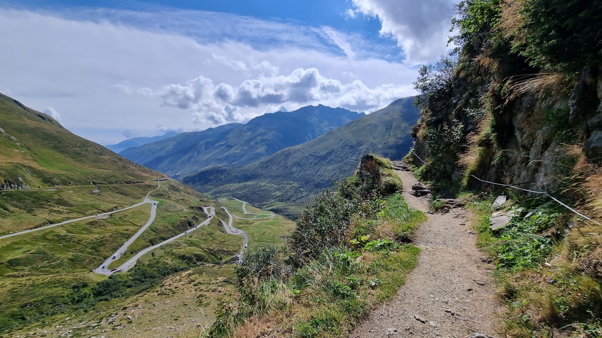 Zur Rheinquelle: Oberalppass – Tomasee | Wanderung | Komoot
