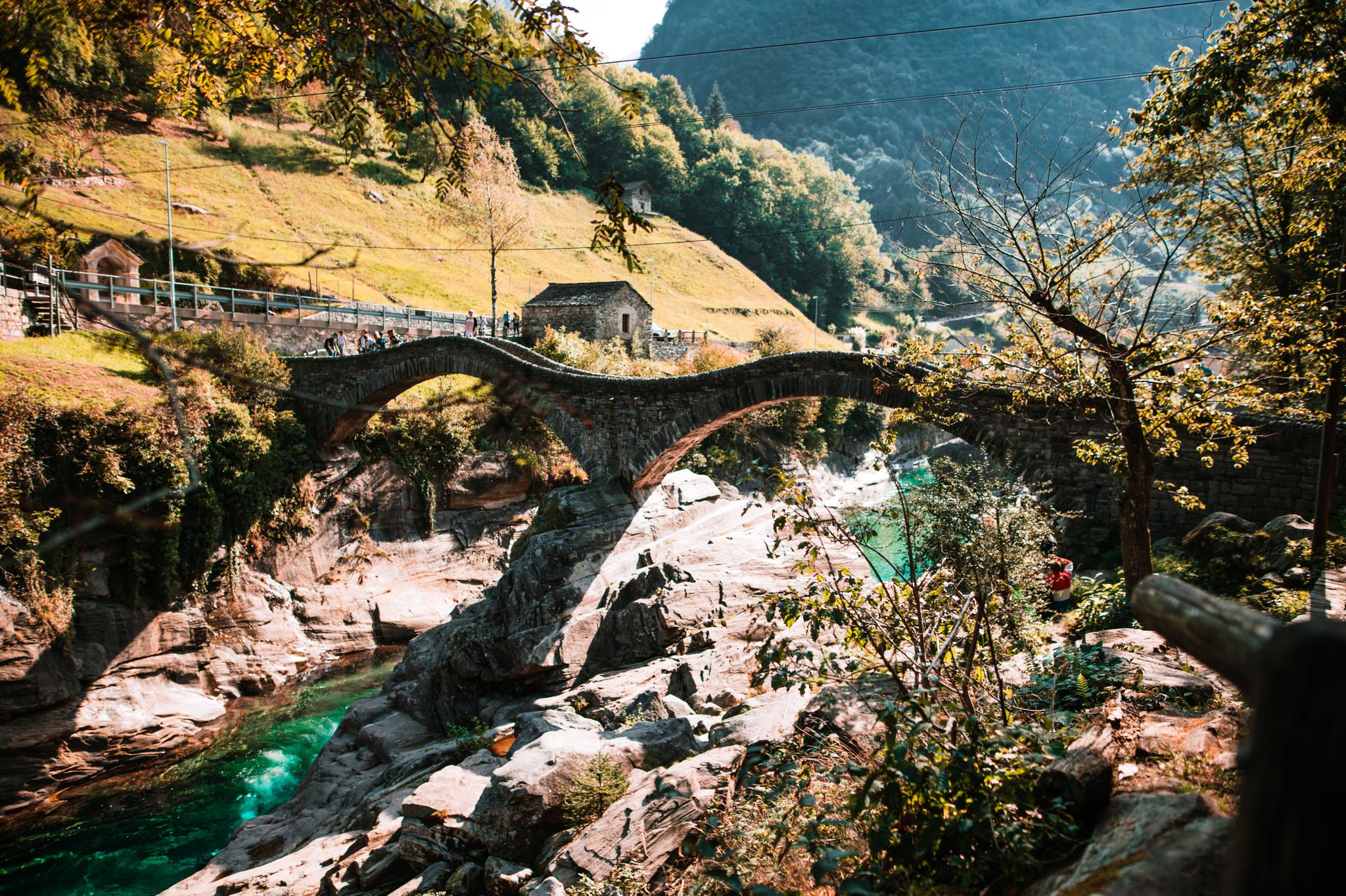 Randonner dans le sud sauvage de la Suisse — Le Sentiero Val Verzasca ...