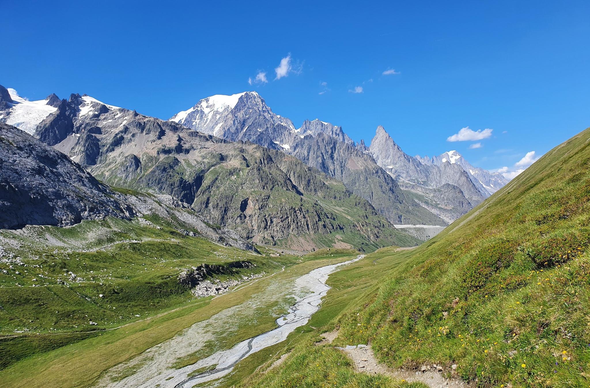 High peaks and beautiful valleys in Italy – Aosta Valley’s Alta Via ...