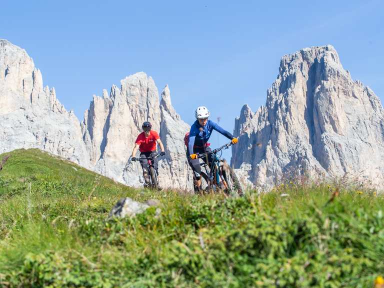 Cinque Tour MTB in Val di Fassa – in bici nel cuore delle Dolomiti ...