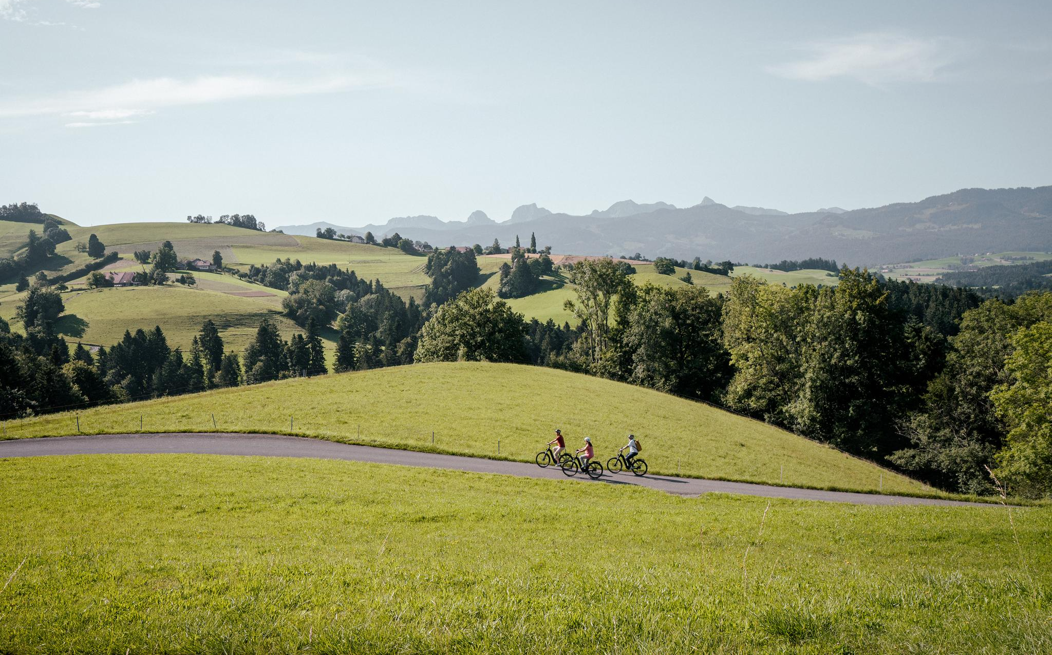 Riding an e-bike in Bern – discover the 10 most beautiful routes ...