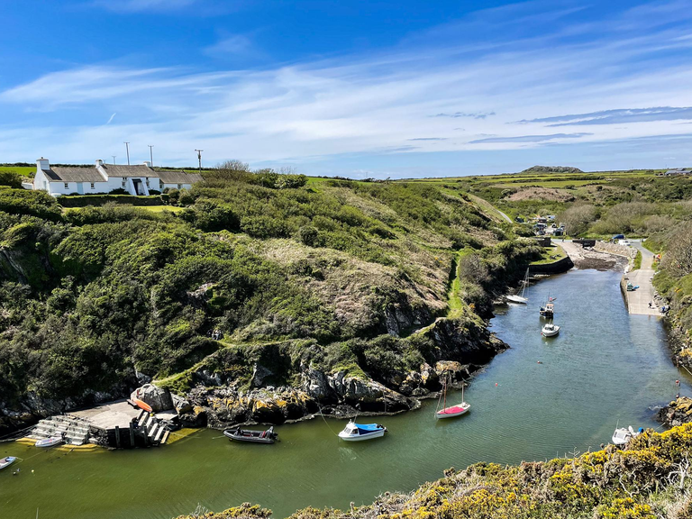 St Davids and Solva – Pembrokeshire walks | Hiking Collection by komoot