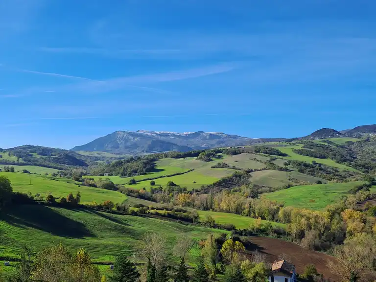 Pedalando le Marche – Dal mare ai monti, tra borghi e colline ...