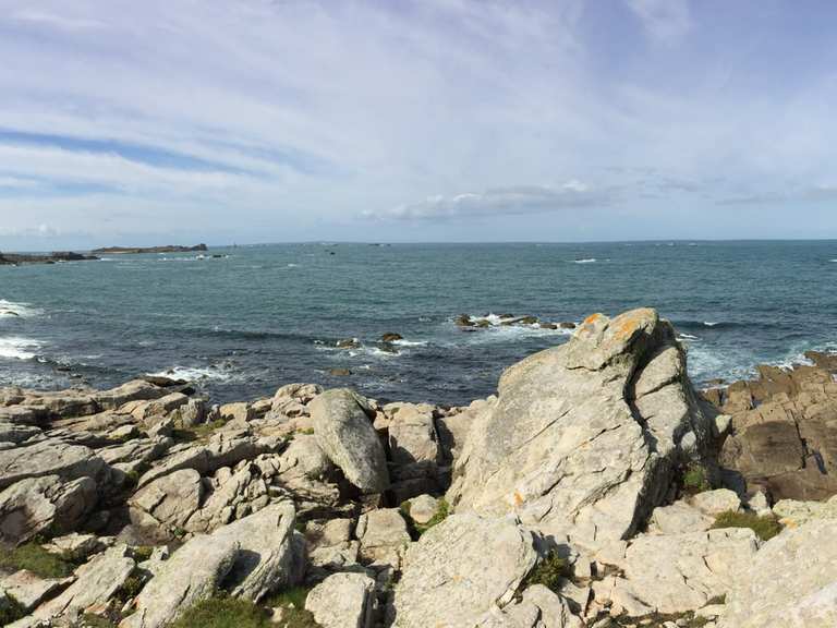 Top 20 Hikes and Walks around Porspoder | Komoot