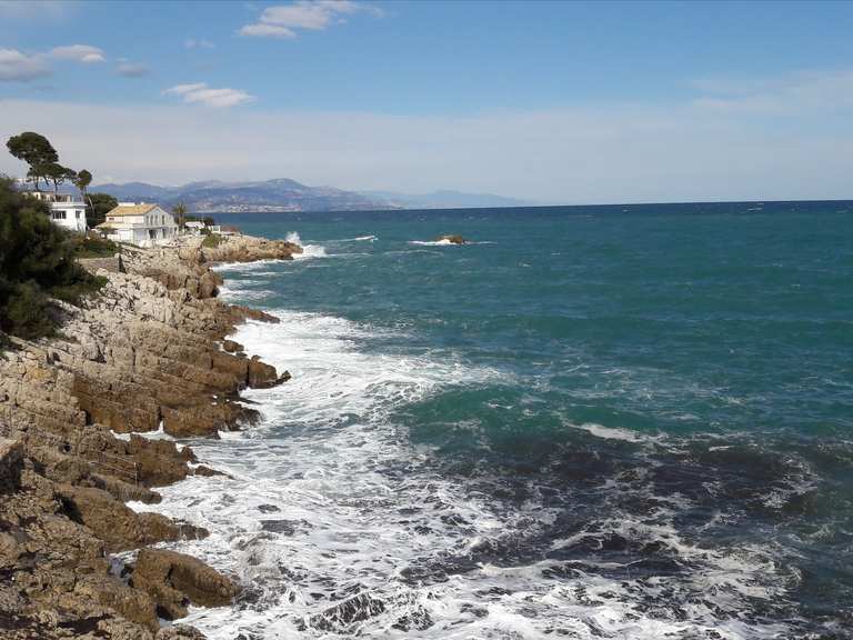 Top 10 itinéraires et circuits à vélo de course autour de Antibes | Komoot