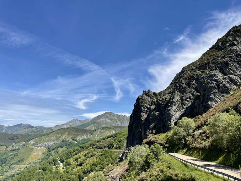 Los mejores sitios que ver en Puebla de Lillo - Top 20 | Komoot