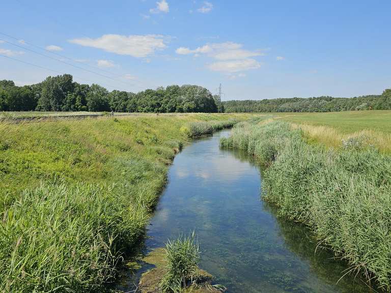 Die 8 schönsten Wanderungen rund um CHVÚ Sysľovské polia | Komoot