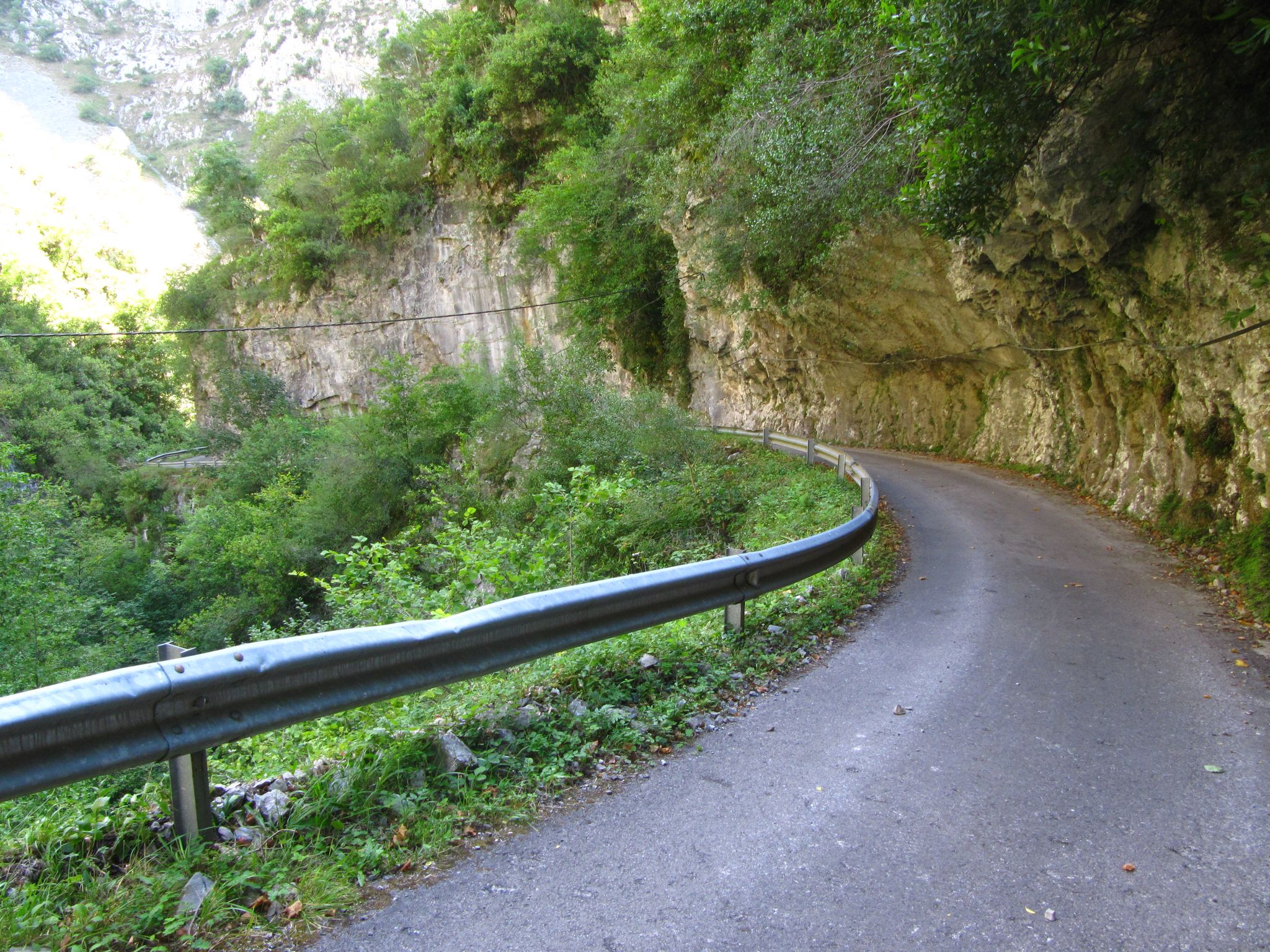 Top 10 Most Beautiful Road Biking Routes around National Park Ponga ...